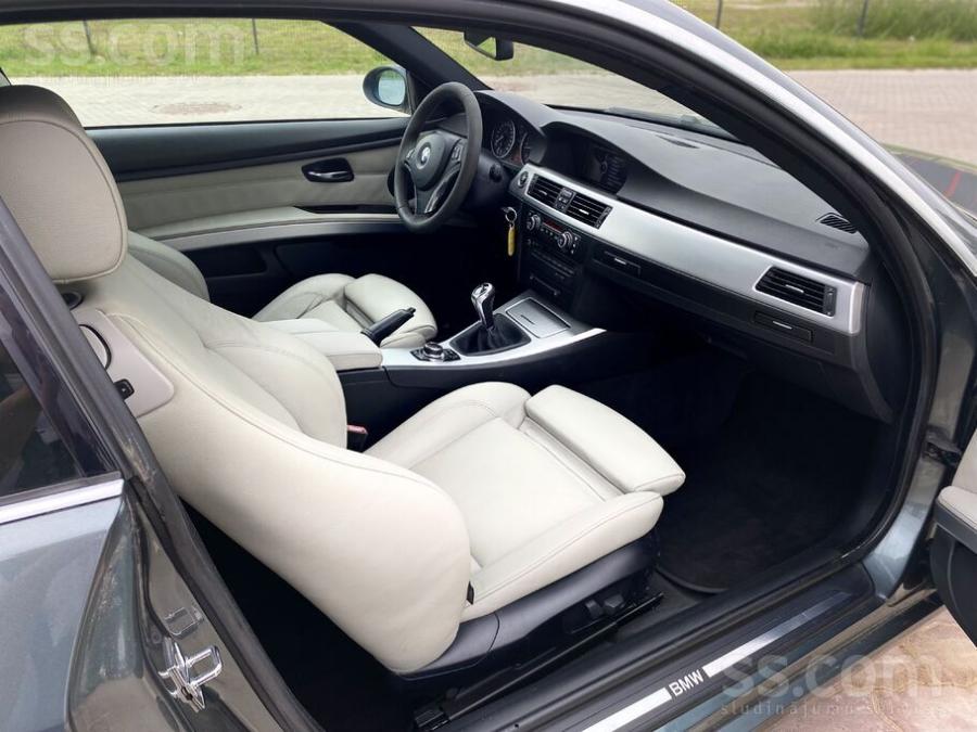 Green BMW 330 2009 in Jelgava, with an engine capacity of 3.00 L and mileage of 242 thousand km for 8550 €, photo 11 on AUTOMOTO.COM.LV