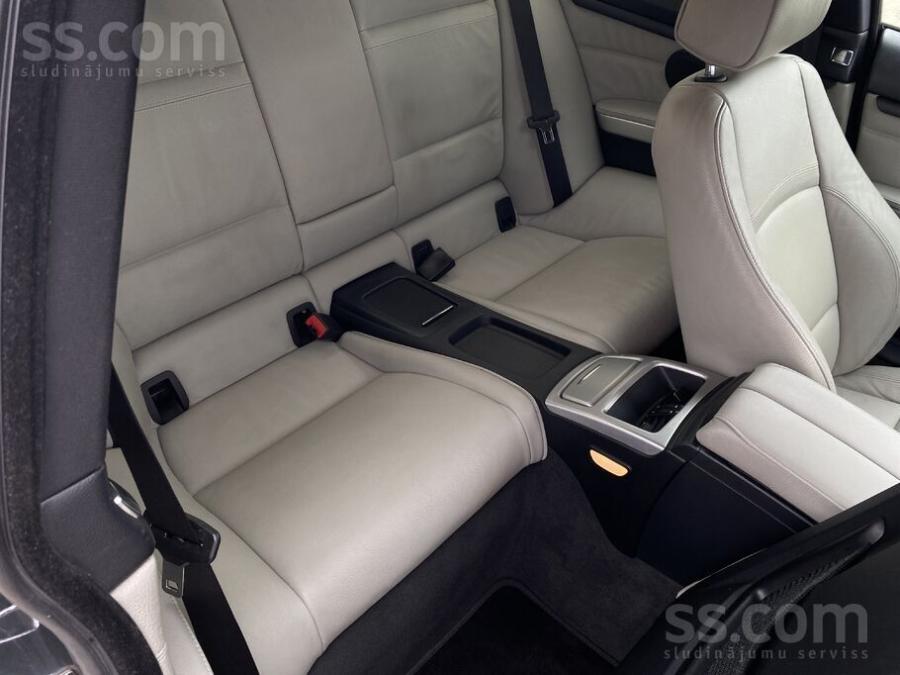 Green BMW 330 2009 in Jelgava, with an engine capacity of 3.00 L and mileage of 242 thousand km for 8550 €, photo 14 on AUTOMOTO.COM.LV