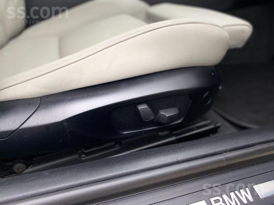 Green BMW 330 2009 in Jelgava, with an engine capacity of 3.00 L and mileage of 242 thousand km for 8550 €, photo 15 on AUTOMOTO.COM.LV