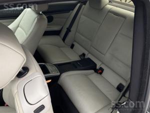 Green BMW 330 2009 in Jelgava, with an engine capacity of 3.00 L and mileage of 242 thousand km for 8550 €, photo 22 on AUTOMOTO.COM.LV