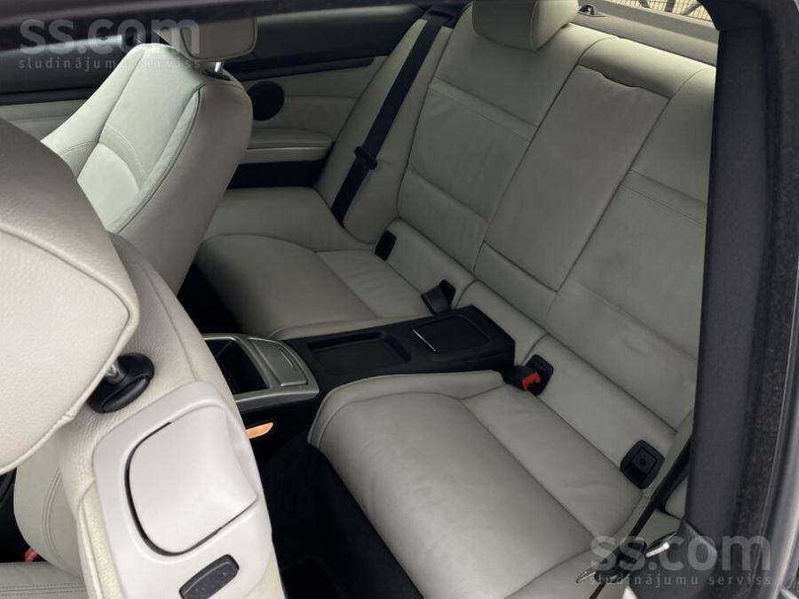Green BMW 330 2009 in Jelgava, with an engine capacity of 3.00 L and mileage of 242 thousand km for 8550 €, photo 22 on AUTOMOTO.COM.LV
