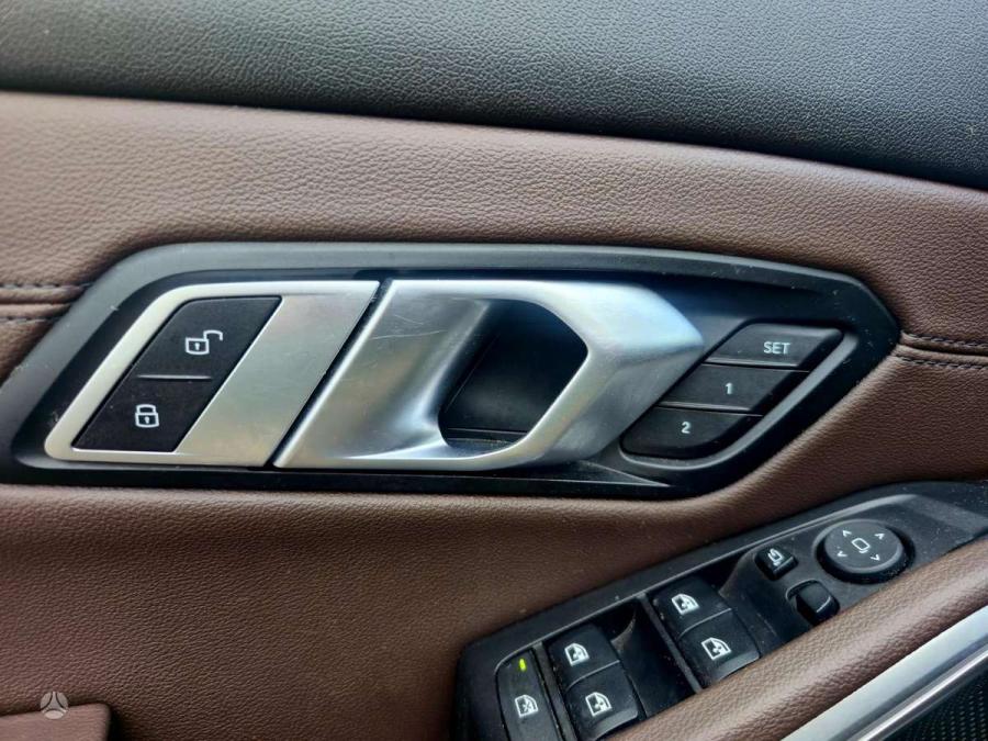 Zaļš BMW 330 2020 Kauņa, ar dzinēja tilpumu 2.00 L un nobraukumu 155 tūkst. km par 26500 €, foto 19 vietnē AUTOMOTO.COM.LV