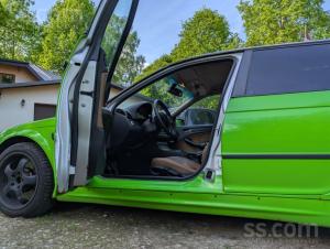 Green BMW 330 2000 in Riga, with an engine capacity of 3.00 L and mileage of 436 thousand km for 1800 €, photo 19 on AUTOMOTO.COM.LV