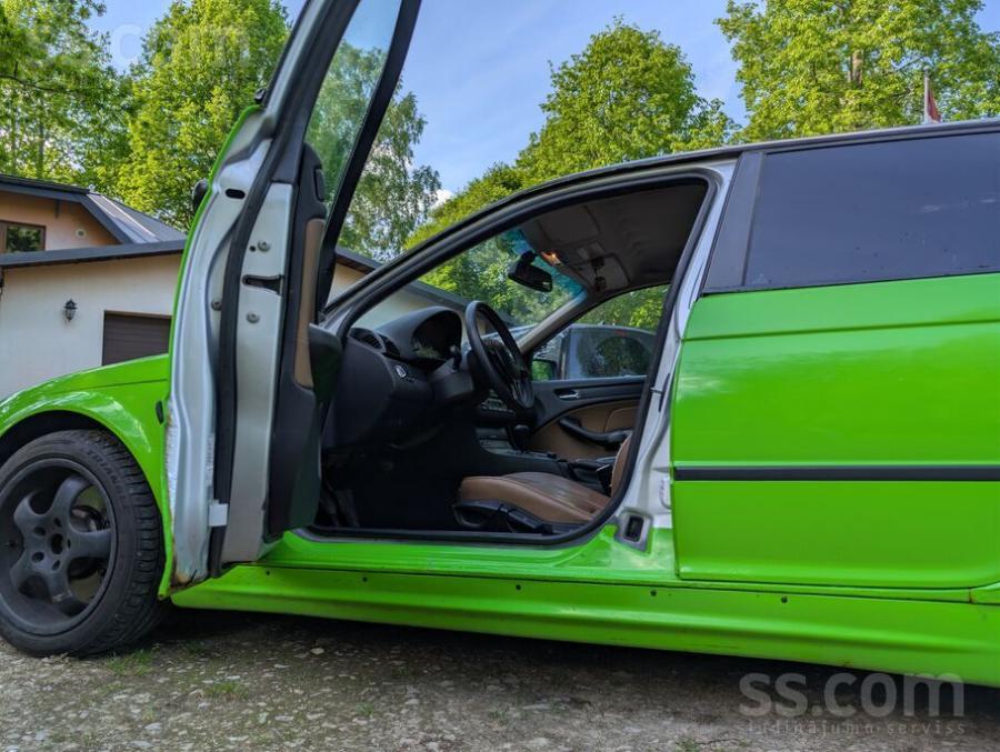 Green BMW 330 2000 in Riga, with an engine capacity of 3.00 L and mileage of 436 thousand km for 1800 €, photo 19 on AUTOMOTO.COM.LV
