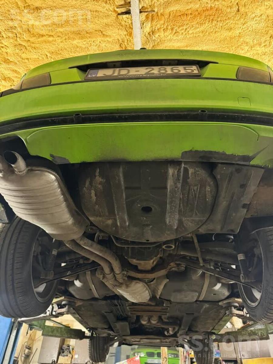 Green BMW 330 2000 in Riga, with an engine capacity of 3.00 L and mileage of 436 thousand km for 1800 €, photo 21 on AUTOMOTO.COM.LV