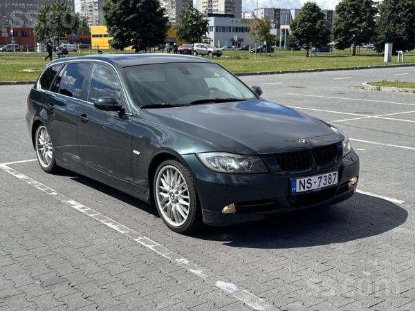 Green BMW 330 2005 in Riga, with an engine capacity of 3.00 L and mileage of 396 thousand km for 3750 €, photo 3 on AUTOMOTO.COM.LV
