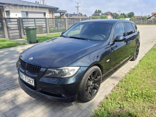 Green BMW 330 2005 in Riga, with an engine capacity of 3.00 L and mileage of 397 thousand km for 3600 €, photo 1 on AUTOMOTO.COM.LV