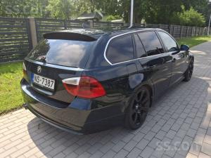 Зеленый БМВ 330 2005 в Рига, объемом двигателя 3.00 л и пробегом 397 тыс. км за 3600 €, фото 5 на AUTOMOTO.COM.LV