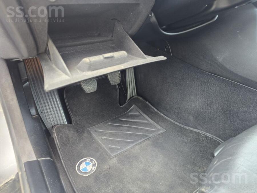 Grey BMW 330 2006 in Ogre, with an engine capacity of 3.00 L and mileage of 250 thousand km for 7900 €, photo 14 on AUTOMOTO.COM.LV