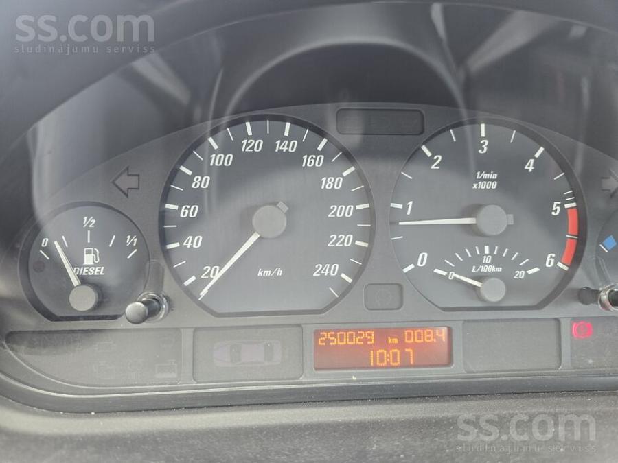 Grey BMW 330 2006 in Ogre, with an engine capacity of 3.00 L and mileage of 250 thousand km for 7900 €, photo 18 on AUTOMOTO.COM.LV