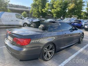 Grey BMW 330 2007 in Riga, with an engine capacity of 3.00 L and mileage of 337 thousand km for 9000 €, photo 4 on AUTOMOTO.COM.LV