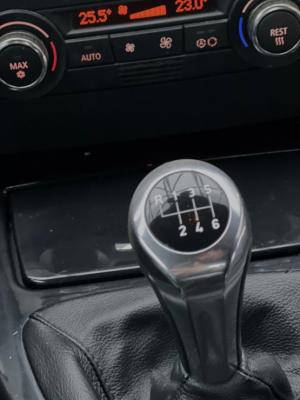 Grey BMW 330 2007 in Riga, with an engine capacity of 3.00 L and mileage of 440 thousand km for 6500 €, photo 5 on AUTOMOTO.COM.LV
