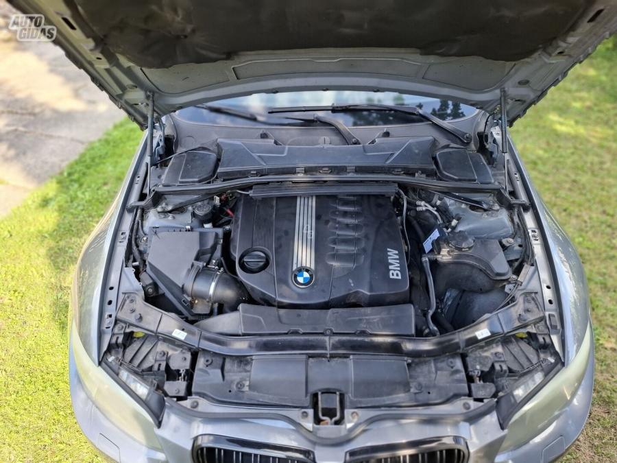 Pelēks BMW 330 2010 Viļņa, ar dzinēja tilpumu 3.00 L un nobraukumu 271 tūkst. km par 7600 €, foto 16 vietnē AUTOMOTO.COM.LV