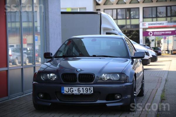 Pelēks BMW 330 2000 Rīga, ar dzinēja tilpumu 3.00 L un nobraukumu 363 tūkst. km par 4495 €, foto 1 vietnē AUTOMOTO.COM.LV