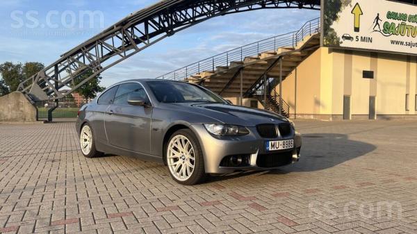 Pelēks BMW 330 2006 Rīga, ar dzinēja tilpumu 3.00 L un nobraukumu 342 tūkst. km par 6400 €, foto 1 vietnē AUTOMOTO.COM.LV