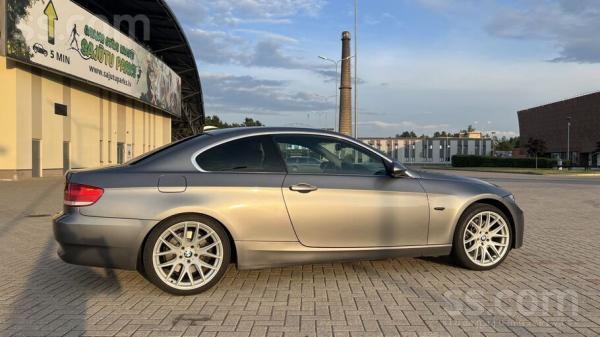 Pelēks BMW 330 2006 Rīga, ar dzinēja tilpumu 3.00 L un nobraukumu 342 tūkst. km par 6400 €, foto 2 vietnē AUTOMOTO.COM.LV