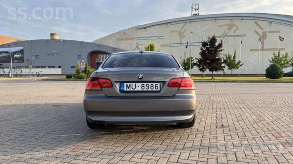 Pelēks BMW 330 2006 Rīga, ar dzinēja tilpumu 3.00 L un nobraukumu 342 tūkst. km par 6400 €, foto 4 vietnē AUTOMOTO.COM.LV