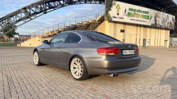 Pelēks BMW 330 2006 Rīga, ar dzinēja tilpumu 3.00 L un nobraukumu 342 tūkst. km par 6400 €, foto 5 vietnē AUTOMOTO.COM.LV