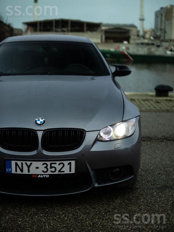 Grey BMW 330 2007 in Liepaja, with an engine capacity of 3.00 L and mileage of 306 thousand km for 7200 €, photo 8 on AUTOMOTO.COM.LV