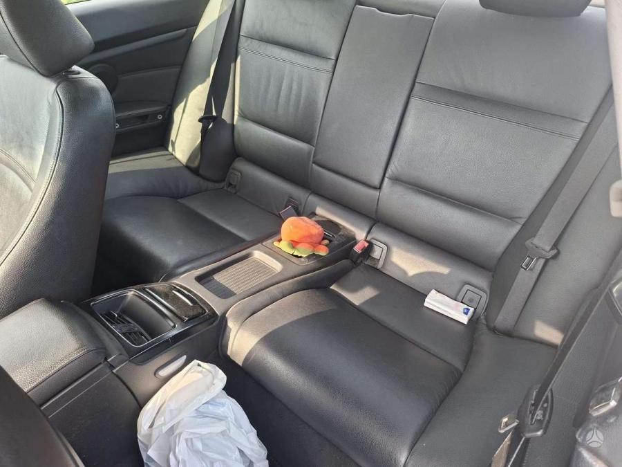 Grey BMW 330 2007 in Silale, with an engine capacity of 3.00 L and mileage of 270 thousand km for 5700 €, photo 7 on AUTOMOTO.COM.LV