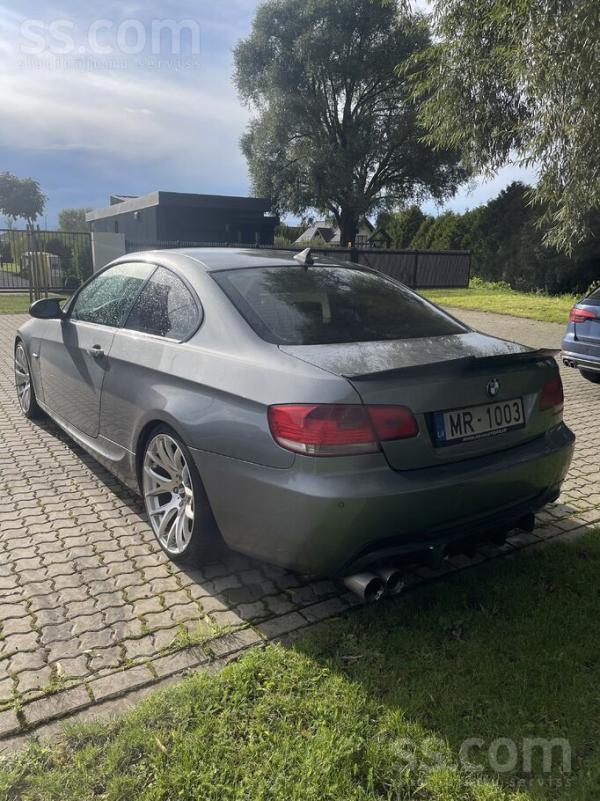 Grey BMW 330 2007 in Riga, with an engine capacity of 3.00 L and mileage of 283 thousand km for 7500 €, photo 4 on AUTOMOTO.COM.LV