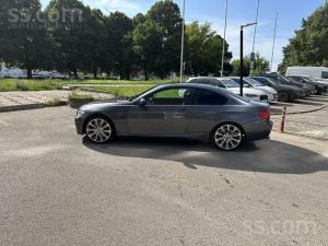 Pelēks BMW 330 2007 Rīga, ar dzinēja tilpumu 3.00 L un nobraukumu 405 tūkst. km par 7500 €, foto 3 vietnē AUTOMOTO.COM.LV