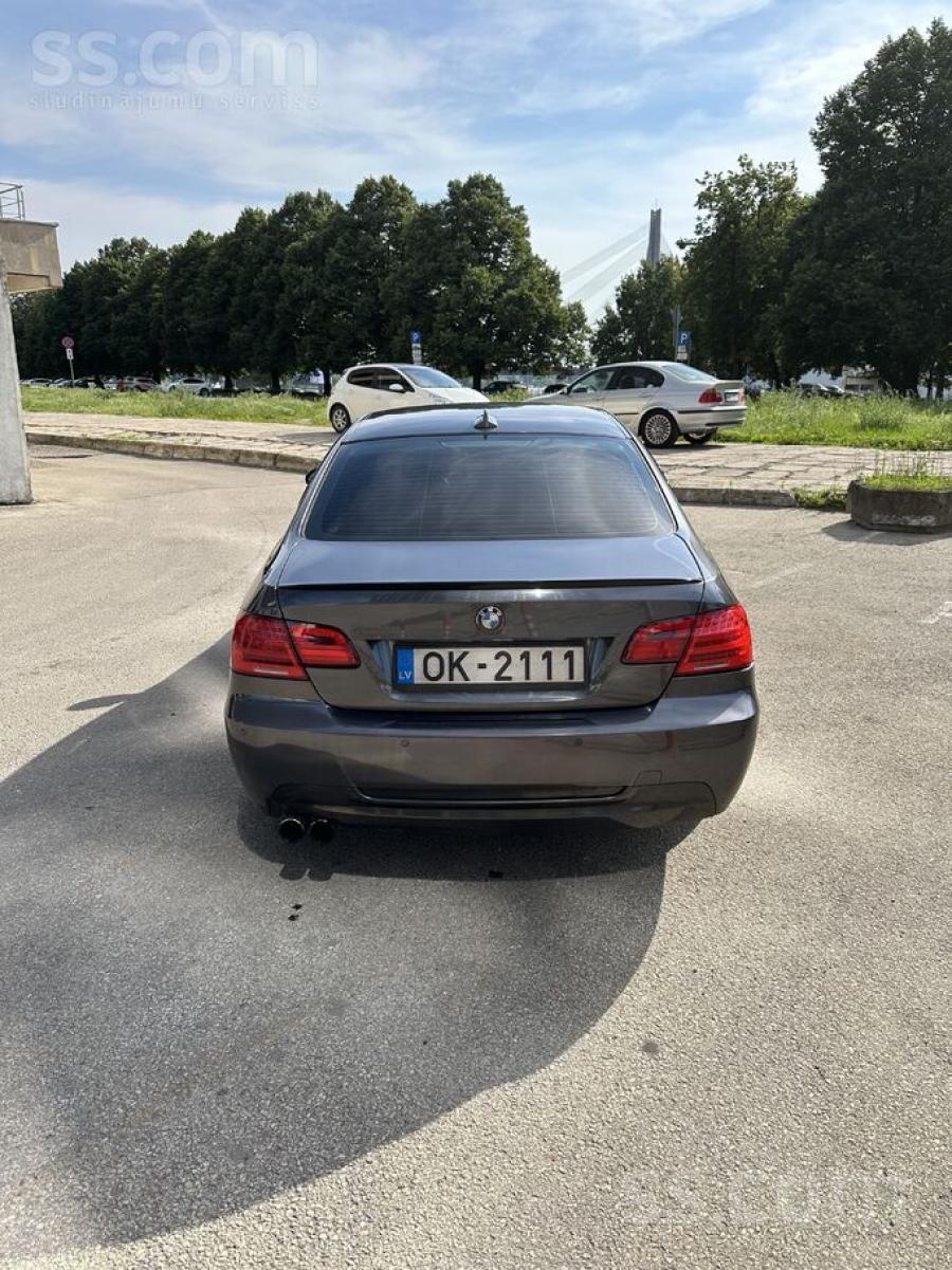 Pelēks BMW 330 2007 Rīga, ar dzinēja tilpumu 3.00 L un nobraukumu 405 tūkst. km par 7500 €, foto 4 vietnē AUTOMOTO.COM.LV