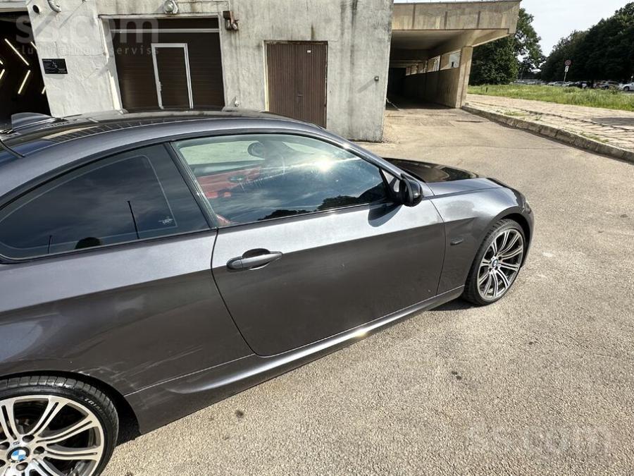Pelēks BMW 330 2007 Rīga, ar dzinēja tilpumu 3.00 L un nobraukumu 405 tūkst. km par 7500 €, foto 5 vietnē AUTOMOTO.COM.LV