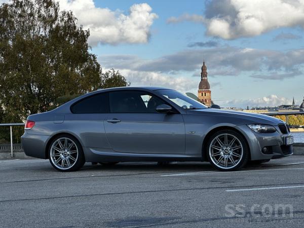 Grey BMW 330 2007 in Riga, with an engine capacity of 3.00 L and mileage of 235 thousand km for 11000 €, photo 4 on AUTOMOTO.COM.LV
