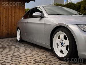 Pelēks BMW 330 2007 Jūrmala, ar dzinēja tilpumu 3.00 L un nobraukumu 203 tūkst. km par 8500 €, foto 3 vietnē AUTOMOTO.COM.LV