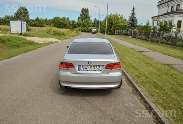 Pelēks BMW 330 2007 Rīga, ar dzinēja tilpumu 3.00 L un nobraukumu 410 tūkst. km par 6350 €, foto 4 vietnē AUTOMOTO.COM.LV