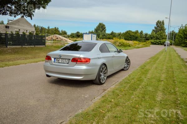 Pelēks BMW 330 2007 Rīga, ar dzinēja tilpumu 3.00 L un nobraukumu 410 tūkst. km par 6350 €, foto 5 vietnē AUTOMOTO.COM.LV