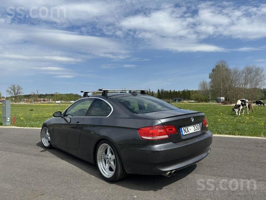 Grey BMW 330 2007 in Riga, with an engine capacity of 3.00 L and mileage of 277 thousand km for 11499 €, photo 3 on AUTOMOTO.COM.LV