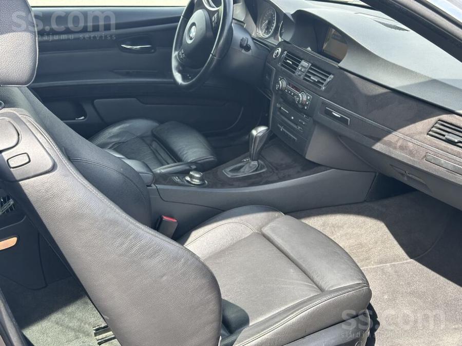 Grey BMW 330 2007 in Riga, with an engine capacity of 3.00 L and mileage of 277 thousand km for 11499 €, photo 6 on AUTOMOTO.COM.LV