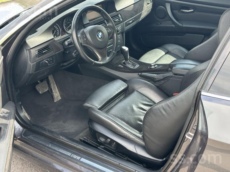Grey BMW 330 2007 in Riga, with an engine capacity of 3.00 L and mileage of 277 thousand km for 11499 €, photo 7 on AUTOMOTO.COM.LV
