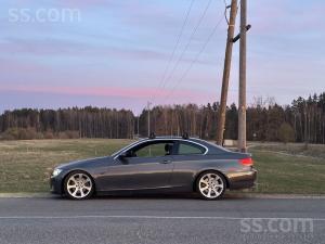 Grey BMW 330 2007 in Riga, with an engine capacity of 3.00 L and mileage of 277 thousand km for 11499 €, photo 10 on AUTOMOTO.COM.LV