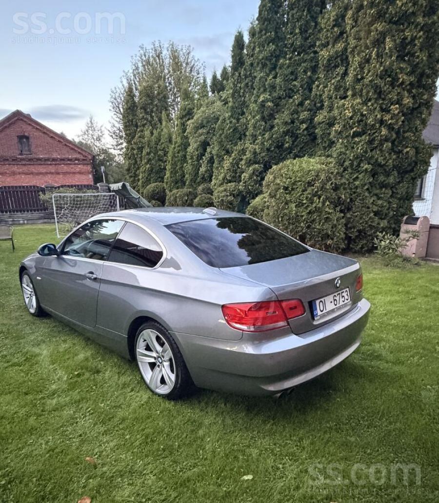 Pelēks BMW 330 2007 Liepāja, ar dzinēja tilpumu 3.00 L un nobraukumu 234 tūkst. km par 6900 €, foto 4 vietnē AUTOMOTO.COM.LV