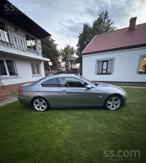 Grey BMW 330 2007 in Liepaja, with an engine capacity of 3.00 L and mileage of 234 thousand km for 6900 €, photo 5 on AUTOMOTO.COM.LV