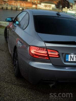 Pelēks BMW 330 2007 Liepāja, ar dzinēja tilpumu 3.00 L un nobraukumu 306 tūkst. km par 7000 €, foto 14 vietnē AUTOMOTO.COM.LV