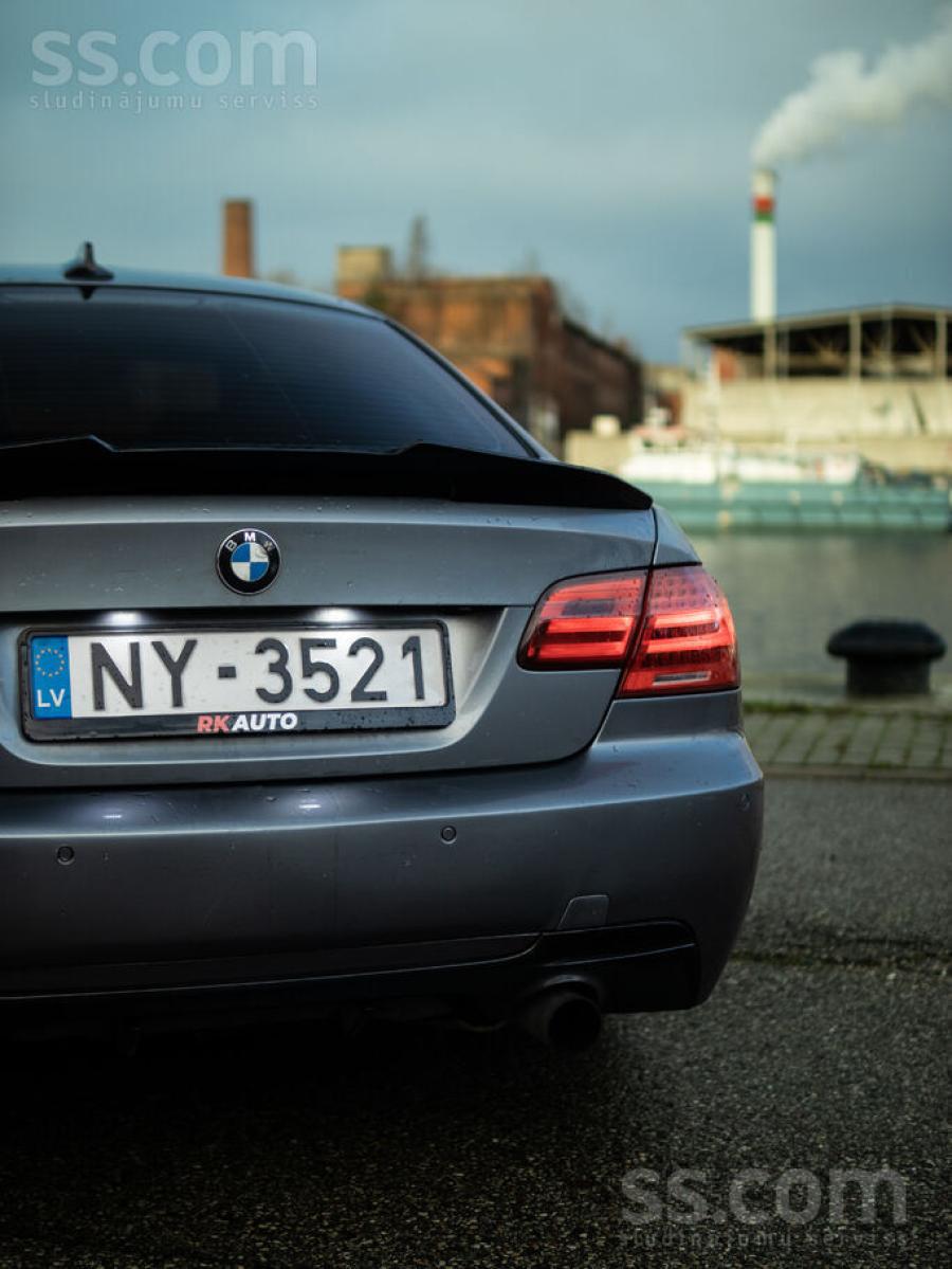 Pelēks BMW 330 2007 Liepāja, ar dzinēja tilpumu 3.00 L un nobraukumu 306 tūkst. km par 7000 €, foto 15 vietnē AUTOMOTO.COM.LV