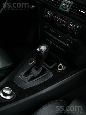Pelēks BMW 330 2007 Liepāja, ar dzinēja tilpumu 3.00 L un nobraukumu 306 tūkst. km par 7000 €, foto 18 vietnē AUTOMOTO.COM.LV