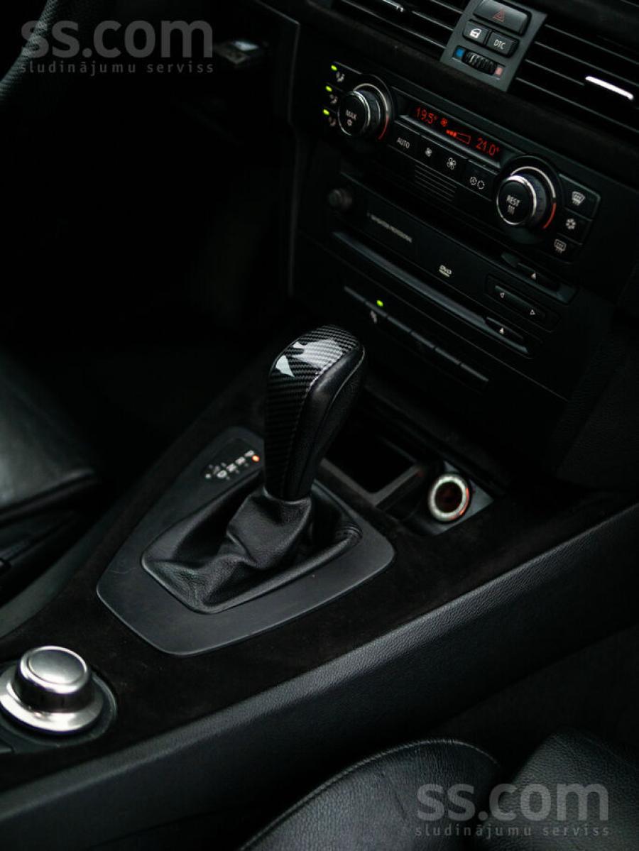 Pelēks BMW 330 2007 Liepāja, ar dzinēja tilpumu 3.00 L un nobraukumu 306 tūkst. km par 7000 €, foto 18 vietnē AUTOMOTO.COM.LV