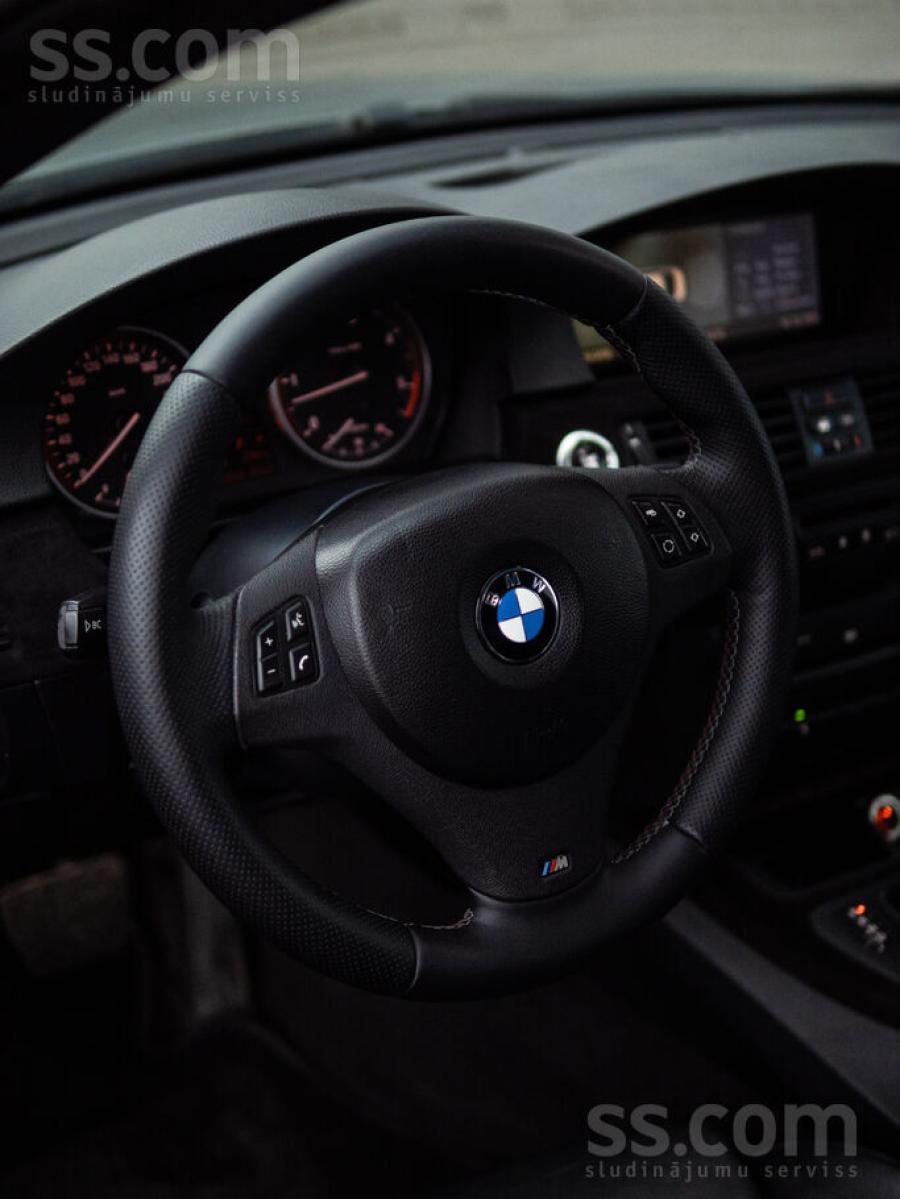 Pelēks BMW 330 2007 Liepāja, ar dzinēja tilpumu 3.00 L un nobraukumu 306 tūkst. km par 7000 €, foto 24 vietnē AUTOMOTO.COM.LV