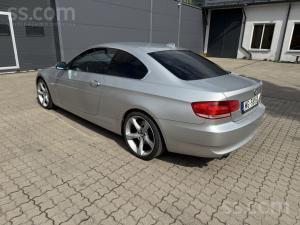 Grey BMW 330 2008 in Riga, with an engine capacity of 3.00 L and mileage of 288 thousand km for 7450 €, photo 7 on AUTOMOTO.COM.LV
