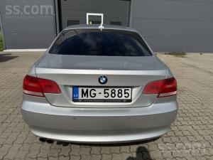 Grey BMW 330 2008 in Riga, with an engine capacity of 3.00 L and mileage of 288 thousand km for 7450 €, photo 8 on AUTOMOTO.COM.LV