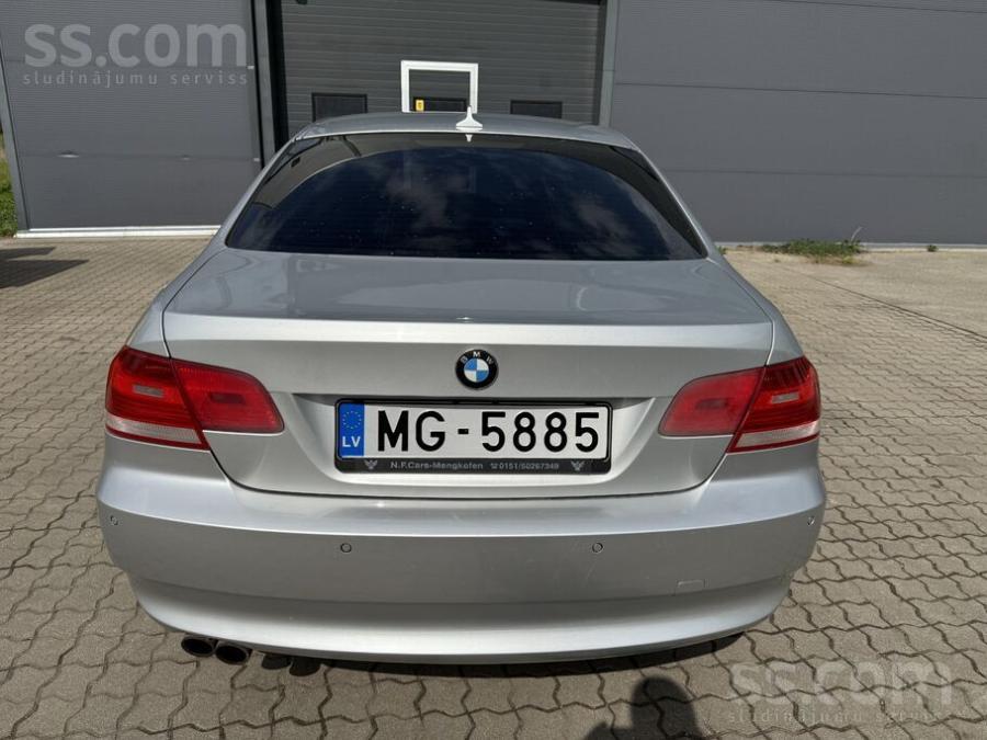 Grey BMW 330 2008 in Riga, with an engine capacity of 3.00 L and mileage of 288 thousand km for 7450 €, photo 8 on AUTOMOTO.COM.LV