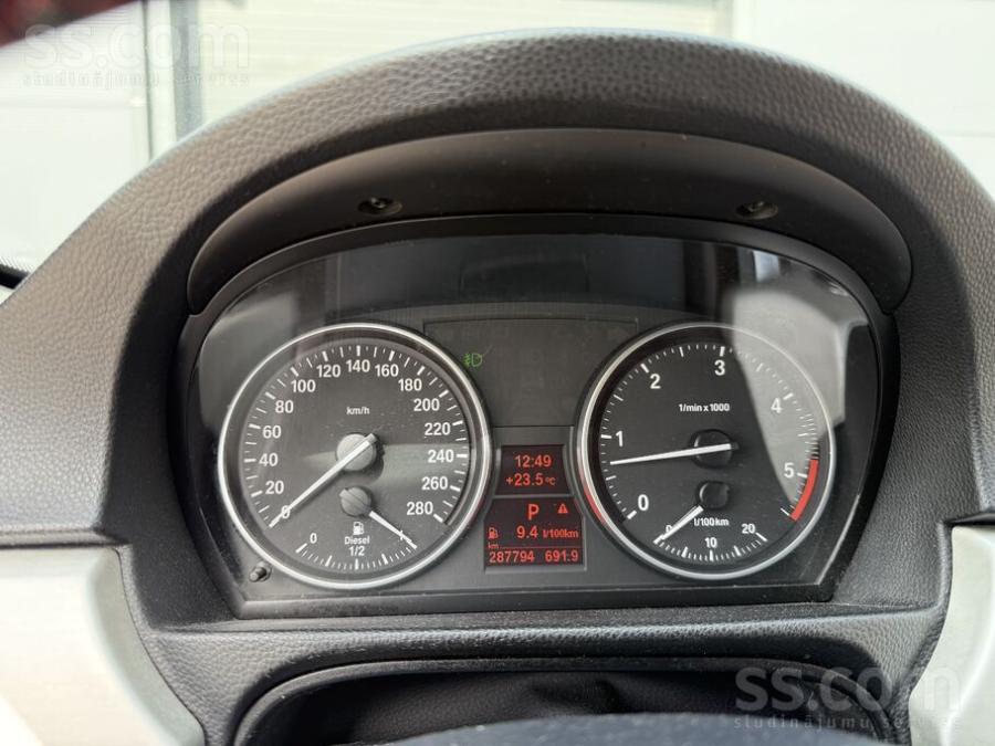 Grey BMW 330 2008 in Riga, with an engine capacity of 3.00 L and mileage of 288 thousand km for 7450 €, photo 15 on AUTOMOTO.COM.LV