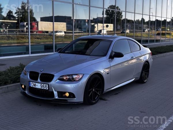Pelēks BMW 330 2008 Rēzekne, ar dzinēja tilpumu 3.00 L un nobraukumu 335 tūkst. km par 10000 €, foto 1 vietnē AUTOMOTO.COM.LV