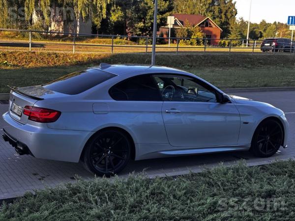 Pelēks BMW 330 2008 Rēzekne, ar dzinēja tilpumu 3.00 L un nobraukumu 335 tūkst. km par 10000 €, foto 7 vietnē AUTOMOTO.COM.LV