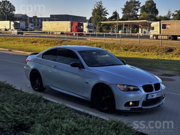 Pelēks BMW 330 2008 Rēzekne, ar dzinēja tilpumu 3.00 L un nobraukumu 335 tūkst. km par 10000 €, foto 8 vietnē AUTOMOTO.COM.LV